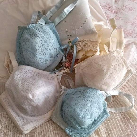Vintage | Intimates & Sleepwear | Nwt Nos Bali Sno Flake Vintage Bra W ...